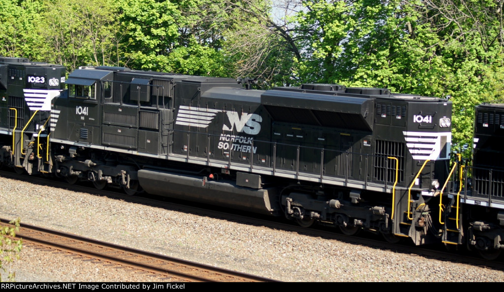 NS 1041 on WB NS 591 Empty Coal Train